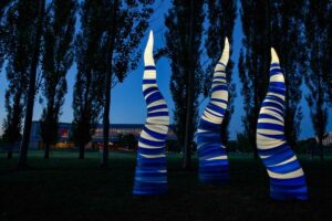 From Plastic Debris to Sculptures: Aurora Robson | Luxiders