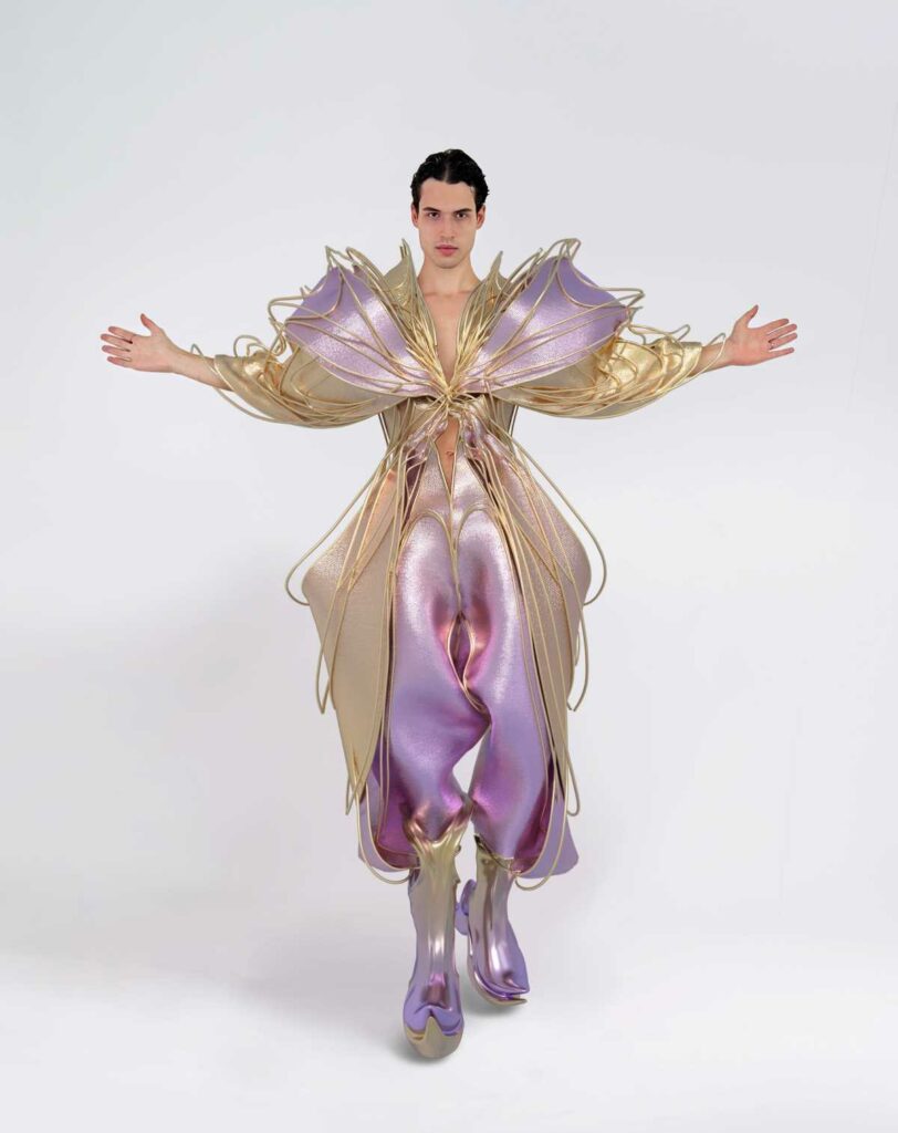 Augmented Reality Fashion | AR Fashion Try On Is The Future | Luxiders